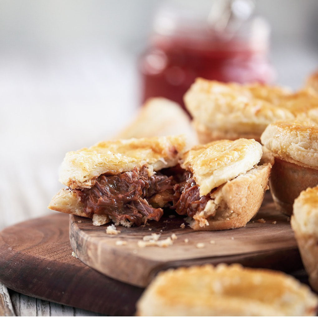 Mini beef pies – Cosma Catering